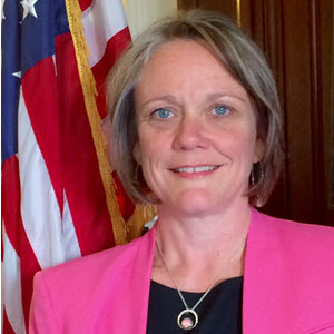 headshot_Kate_Bailey_300x300 – NEWIEE